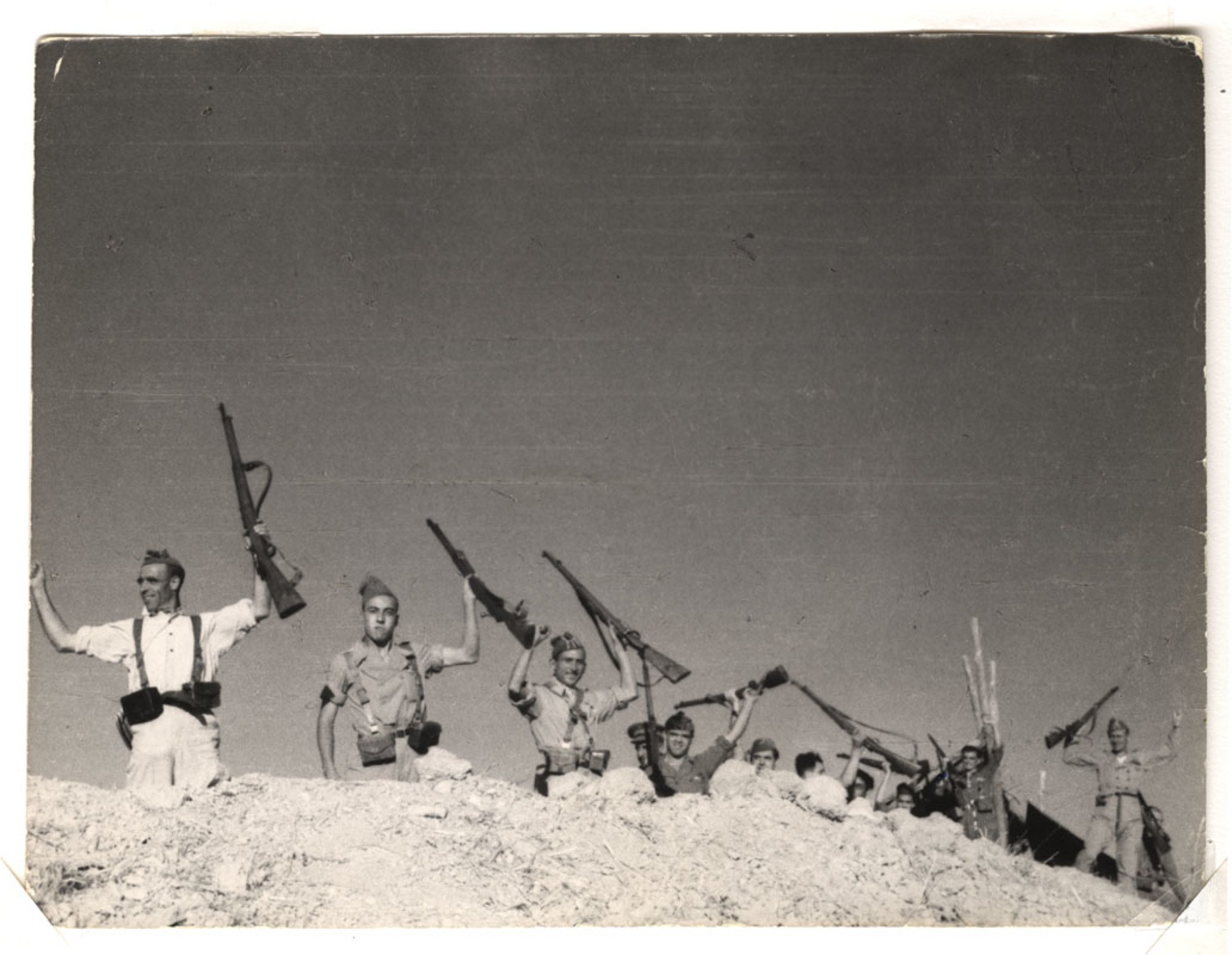 This Is War! Robert Capa at Work | International Center of Photography
