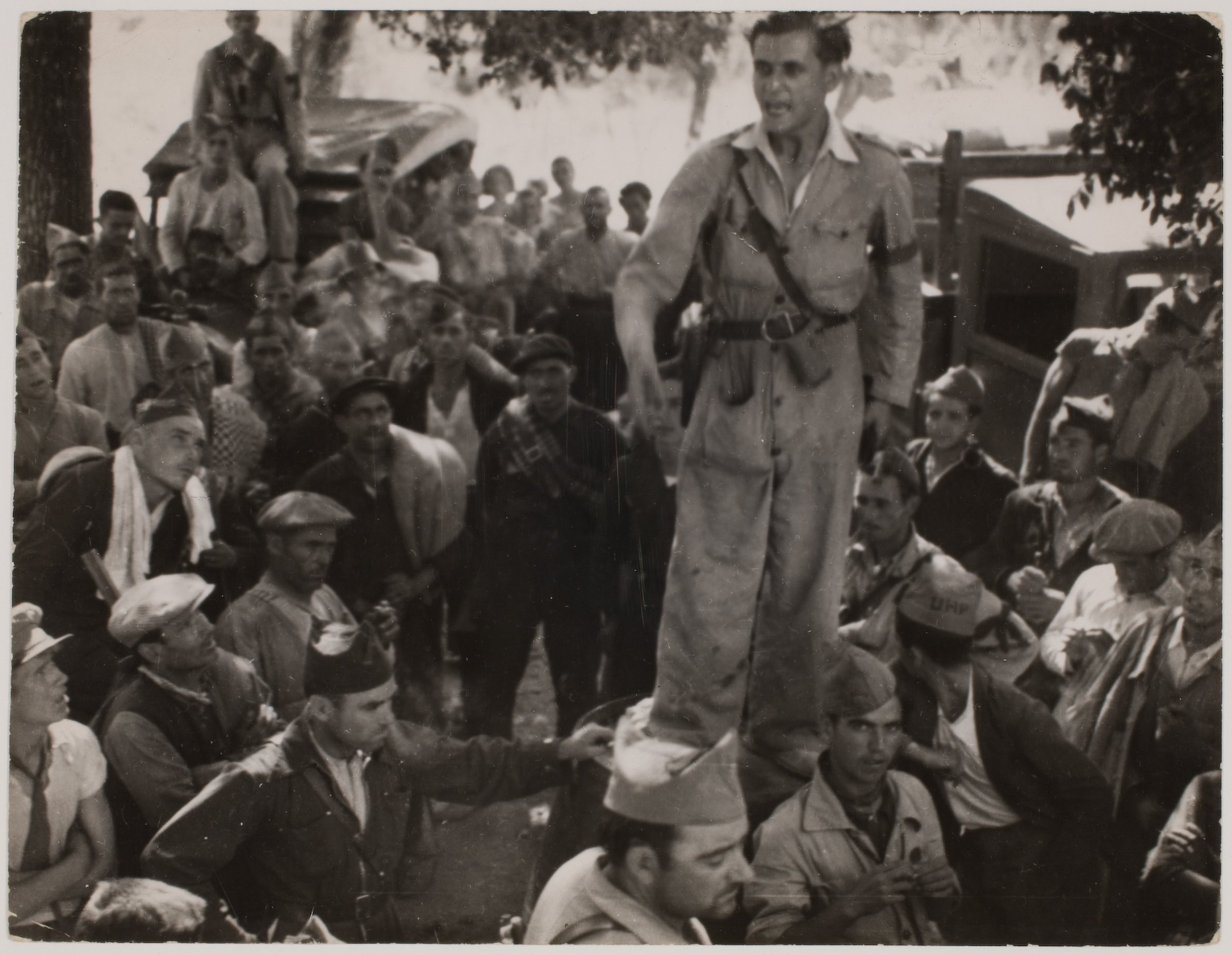 [Loyalist officer standing on a barrel giving a pep talk to loyalist ...