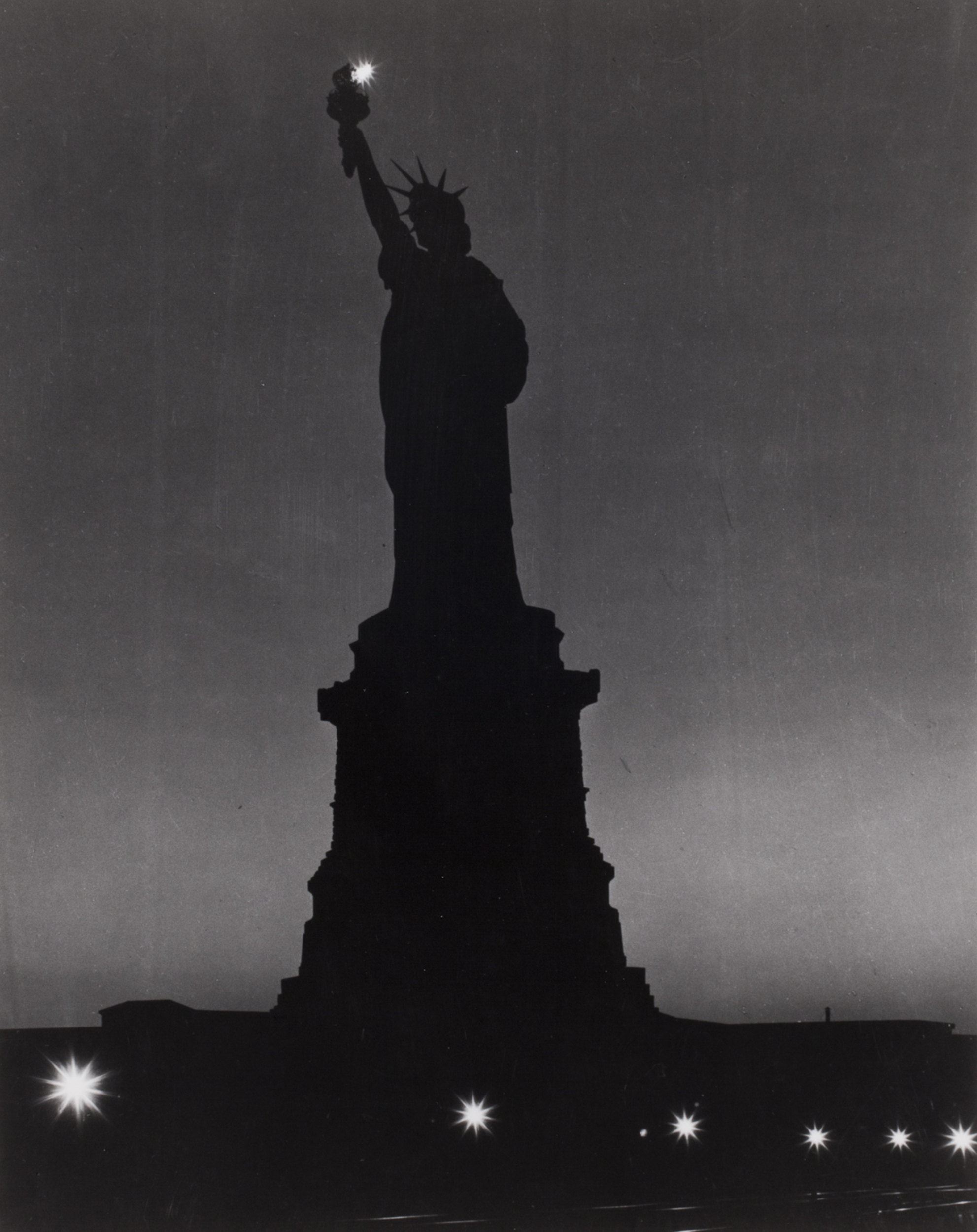 [Statue of Liberty at night] | International Center of Photography