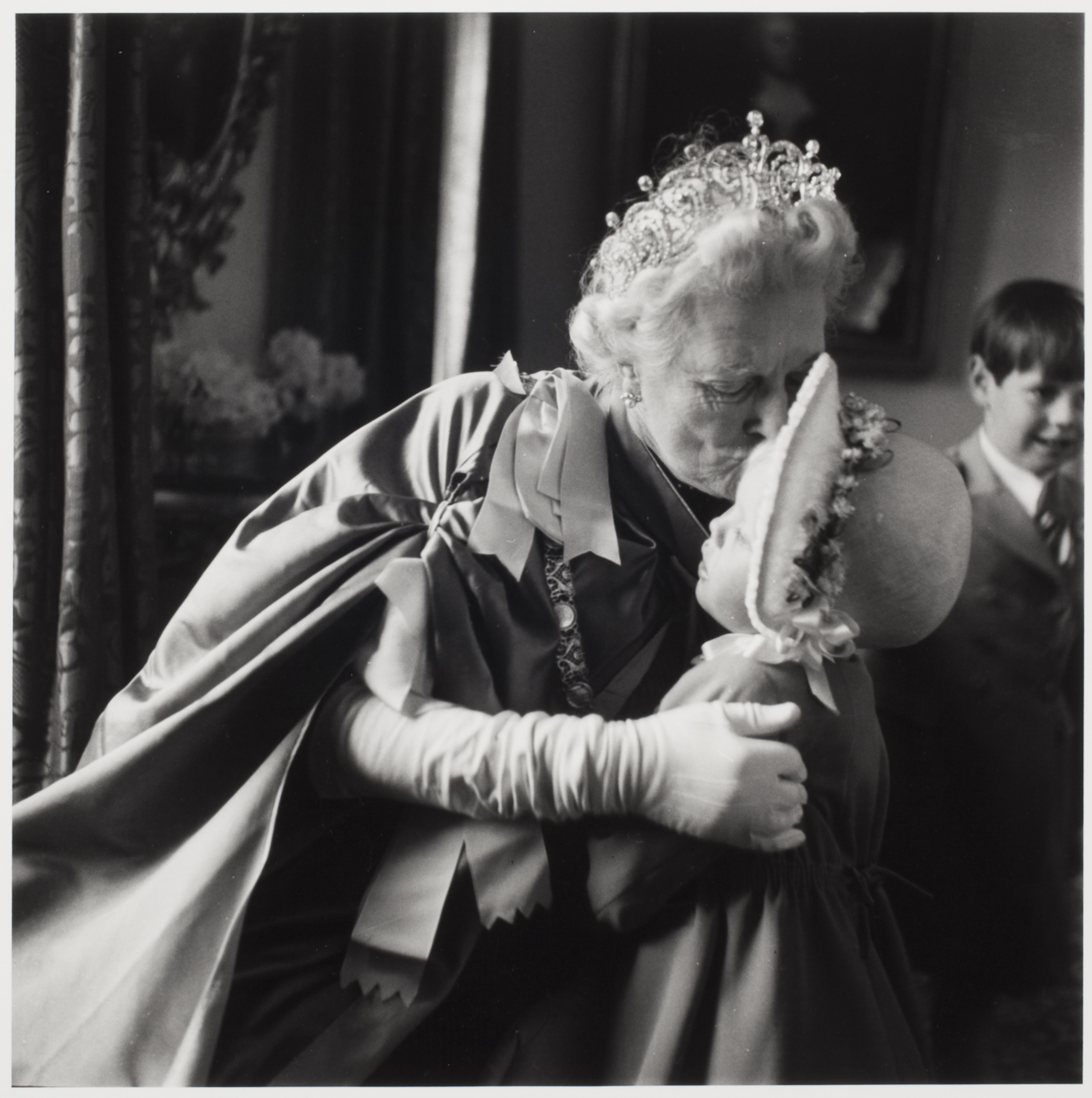 [Lady Churchill kissing granddaughter Emma on Queen Elizabeth II's ...