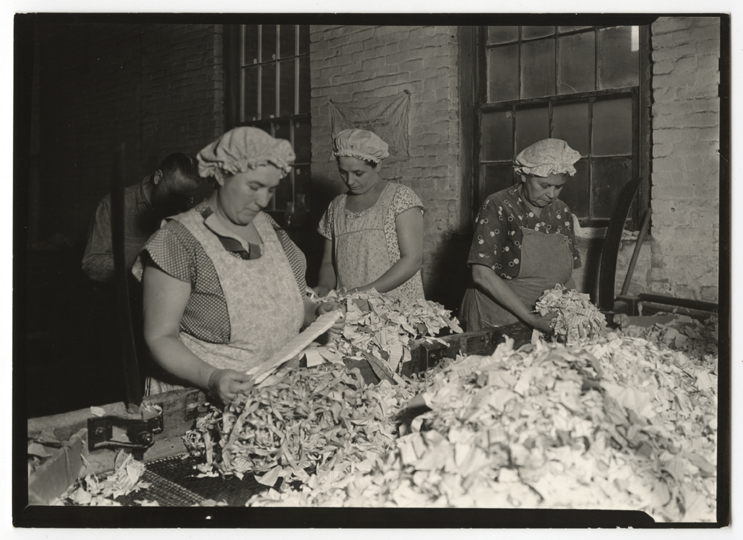[Workers sorting rags, American Writing Paper Company, Holyoke ...