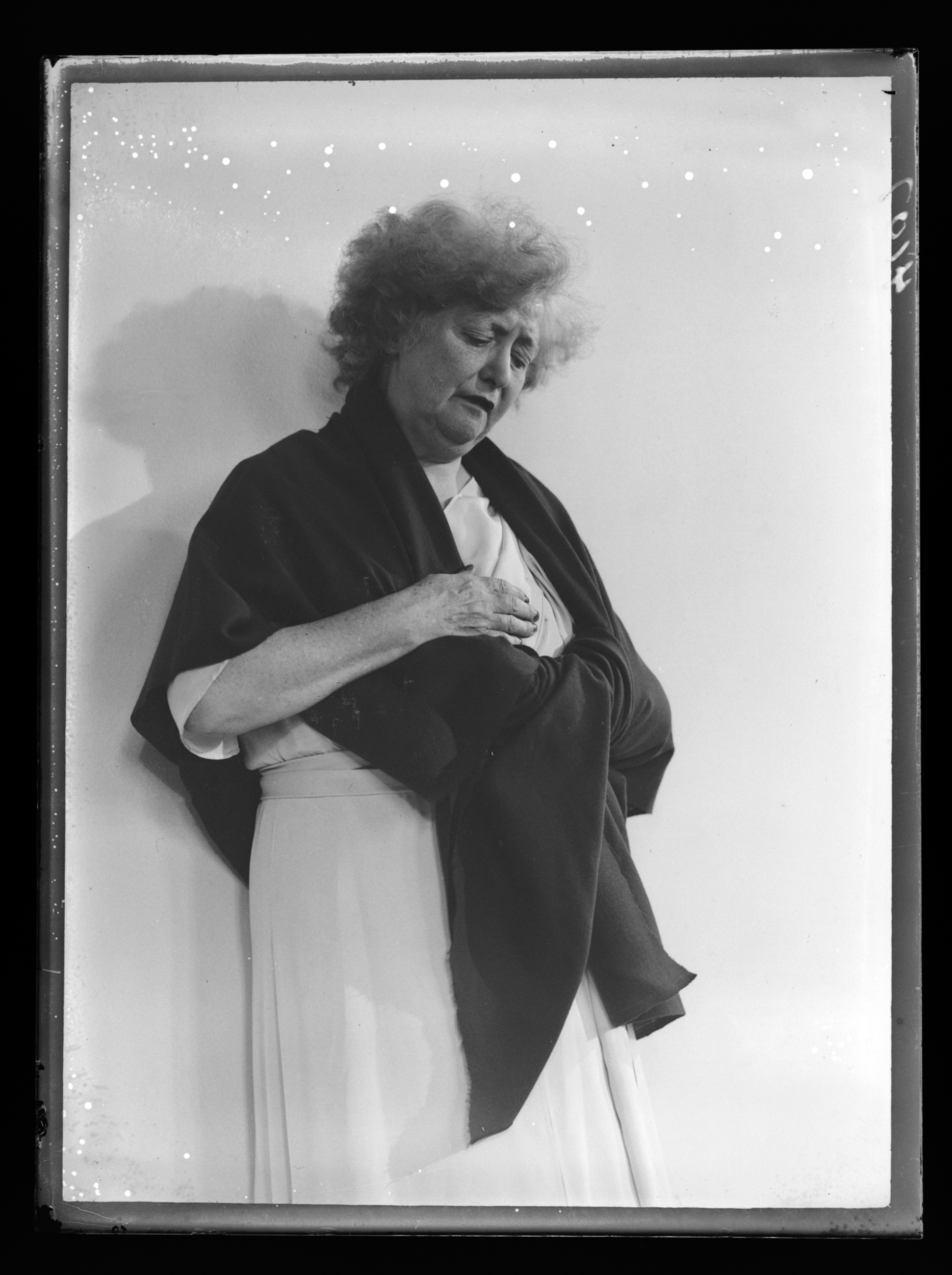 [Cecilia Loftus as Ruth Draper] | International Center of Photography