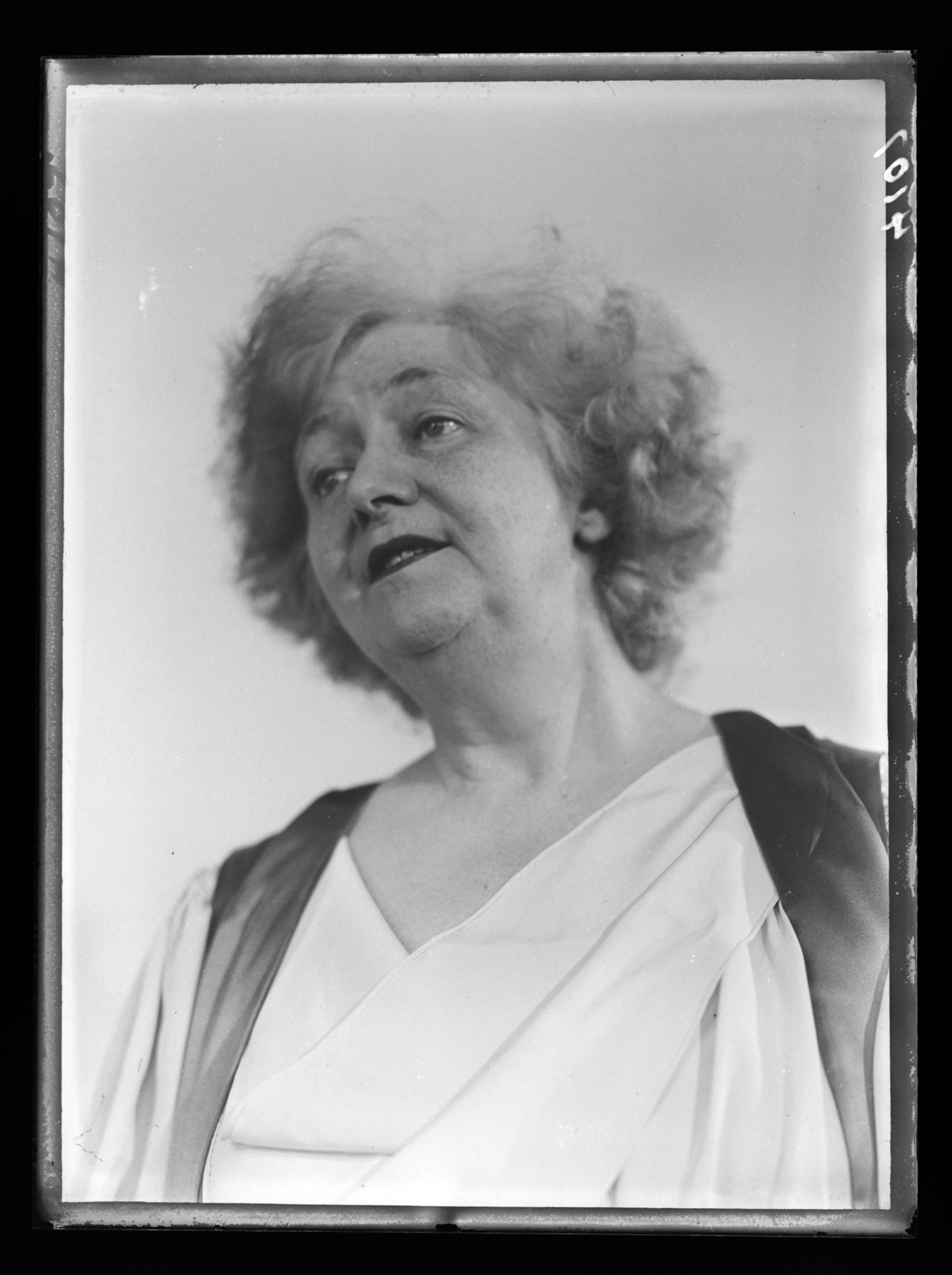 [Cecilia Loftus as Fannie Brice] | International Center of Photography