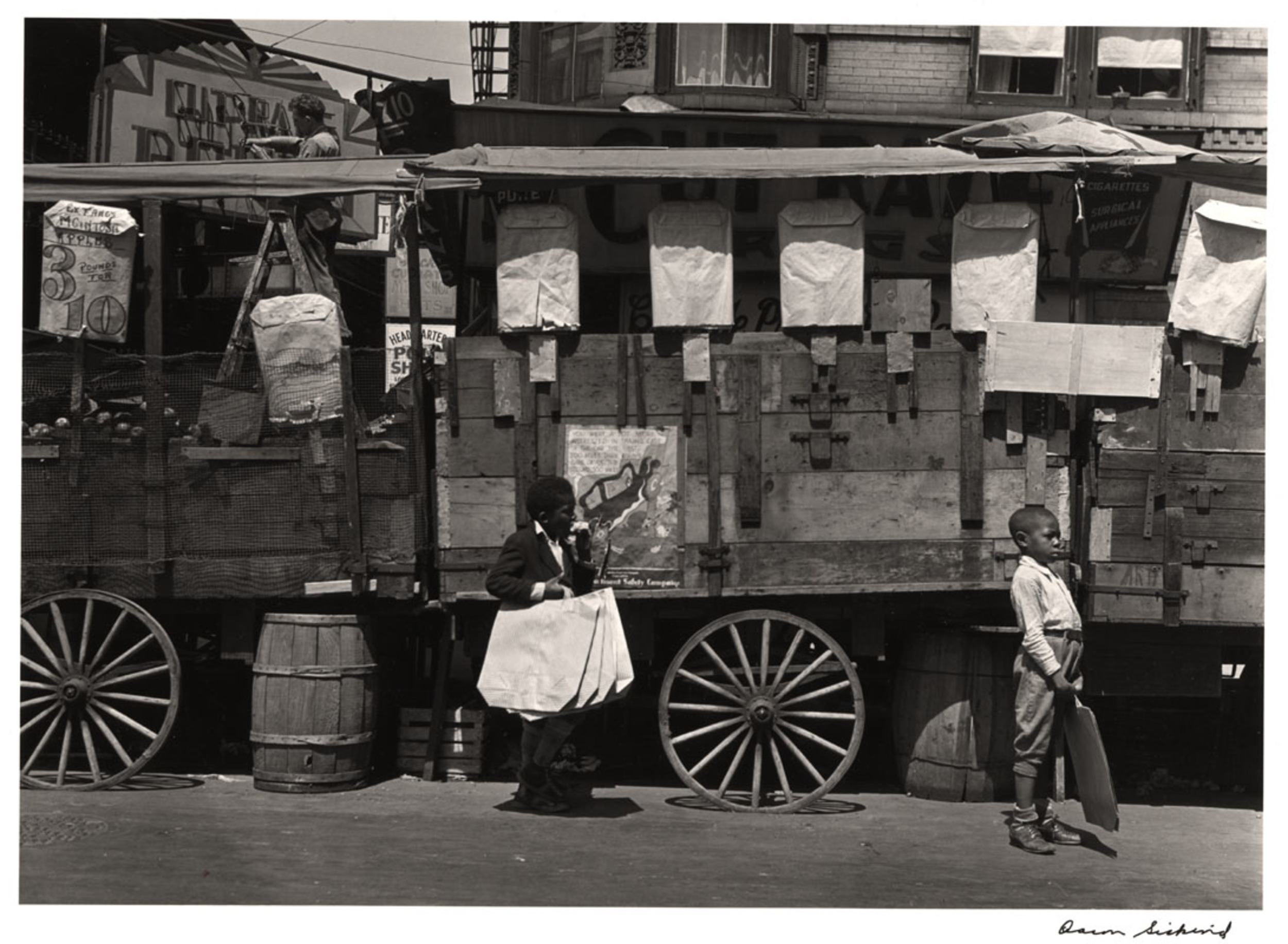 Harlem Street Scene | International Center of Photography