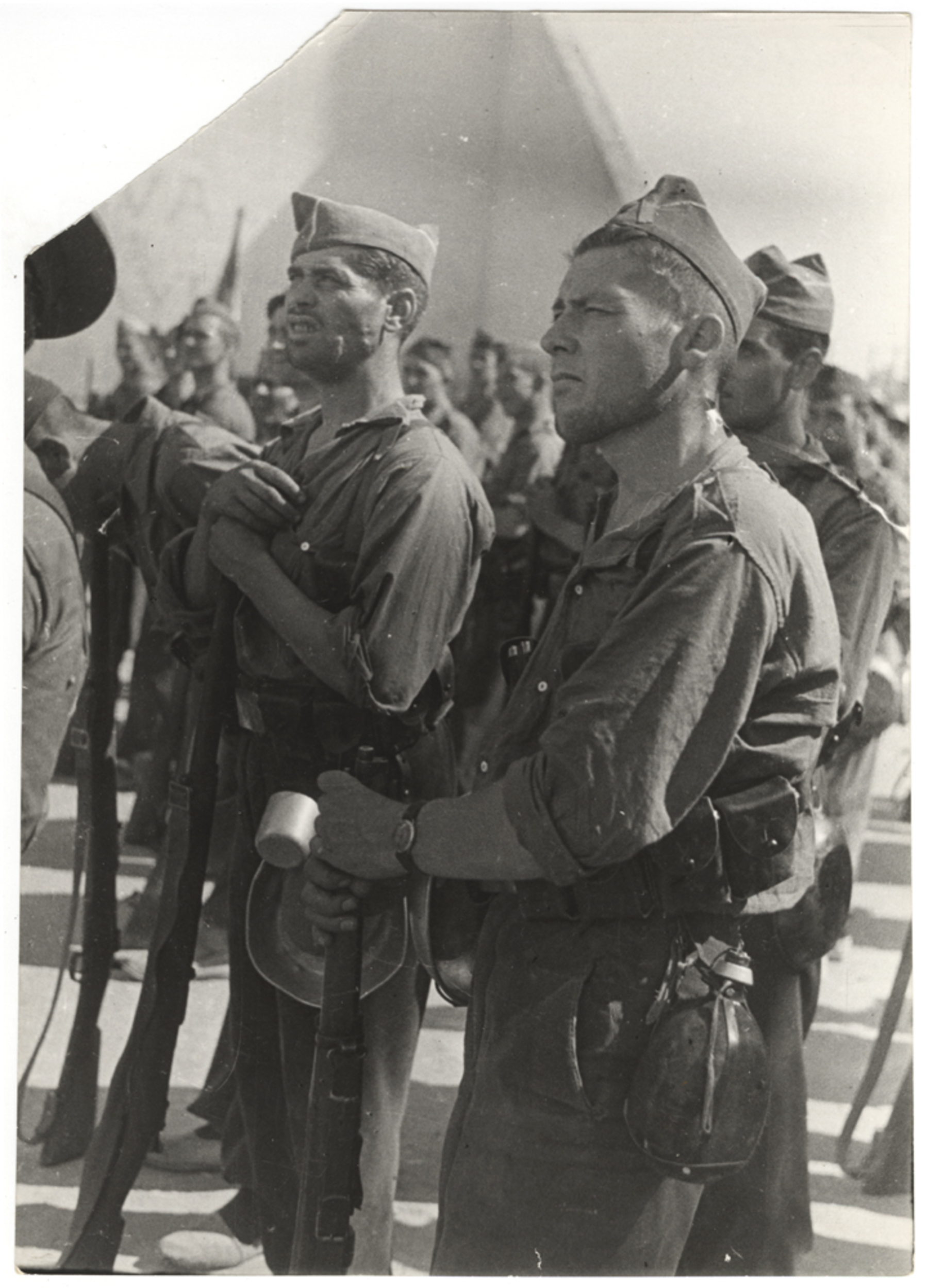 [Republican soldiers standing with their guns, Brunete, Spain ...