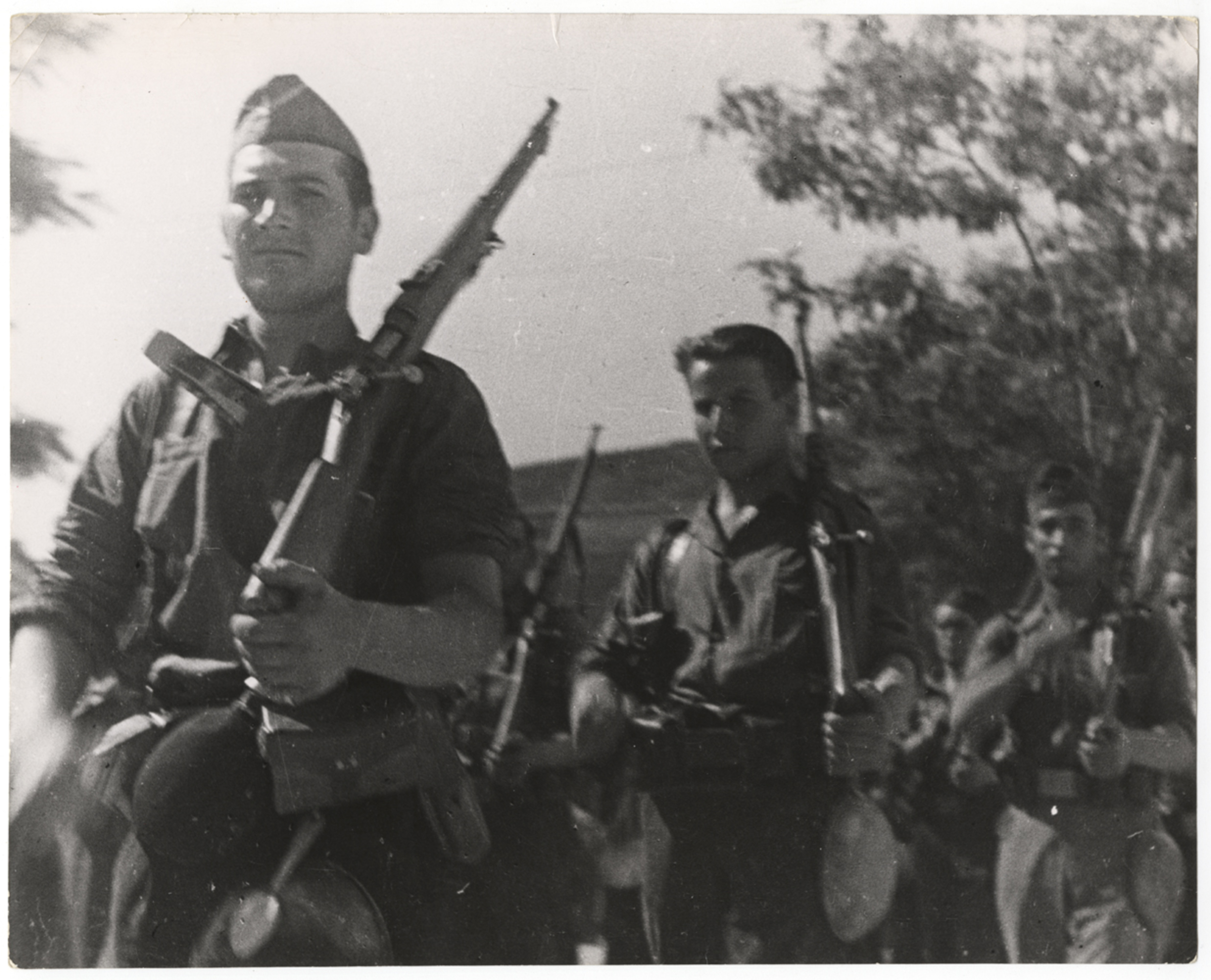 [Republican soldiers marching, Spain] | International Center of Photography