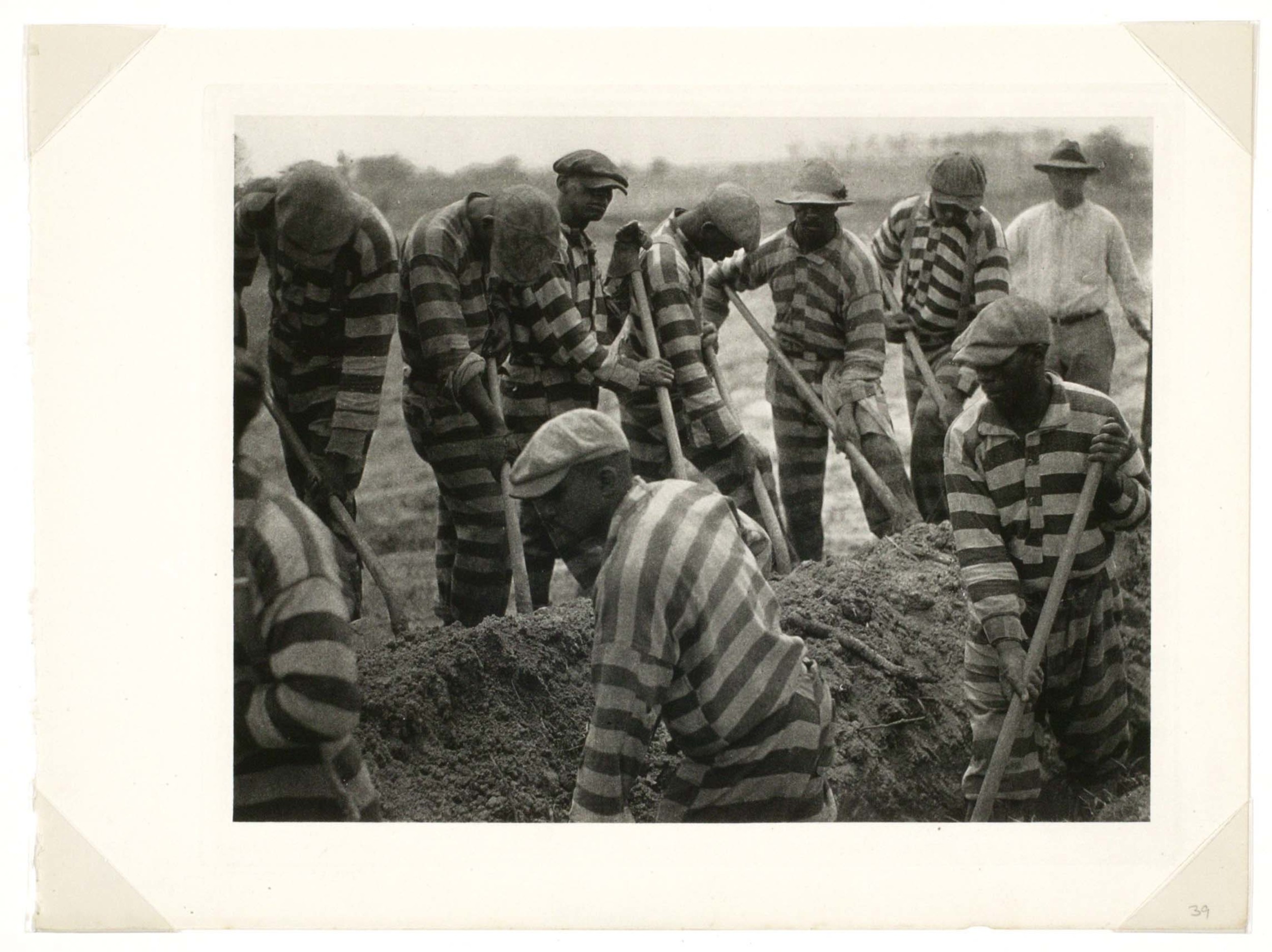 [Chain gang, South Carolina] | International Center of Photography