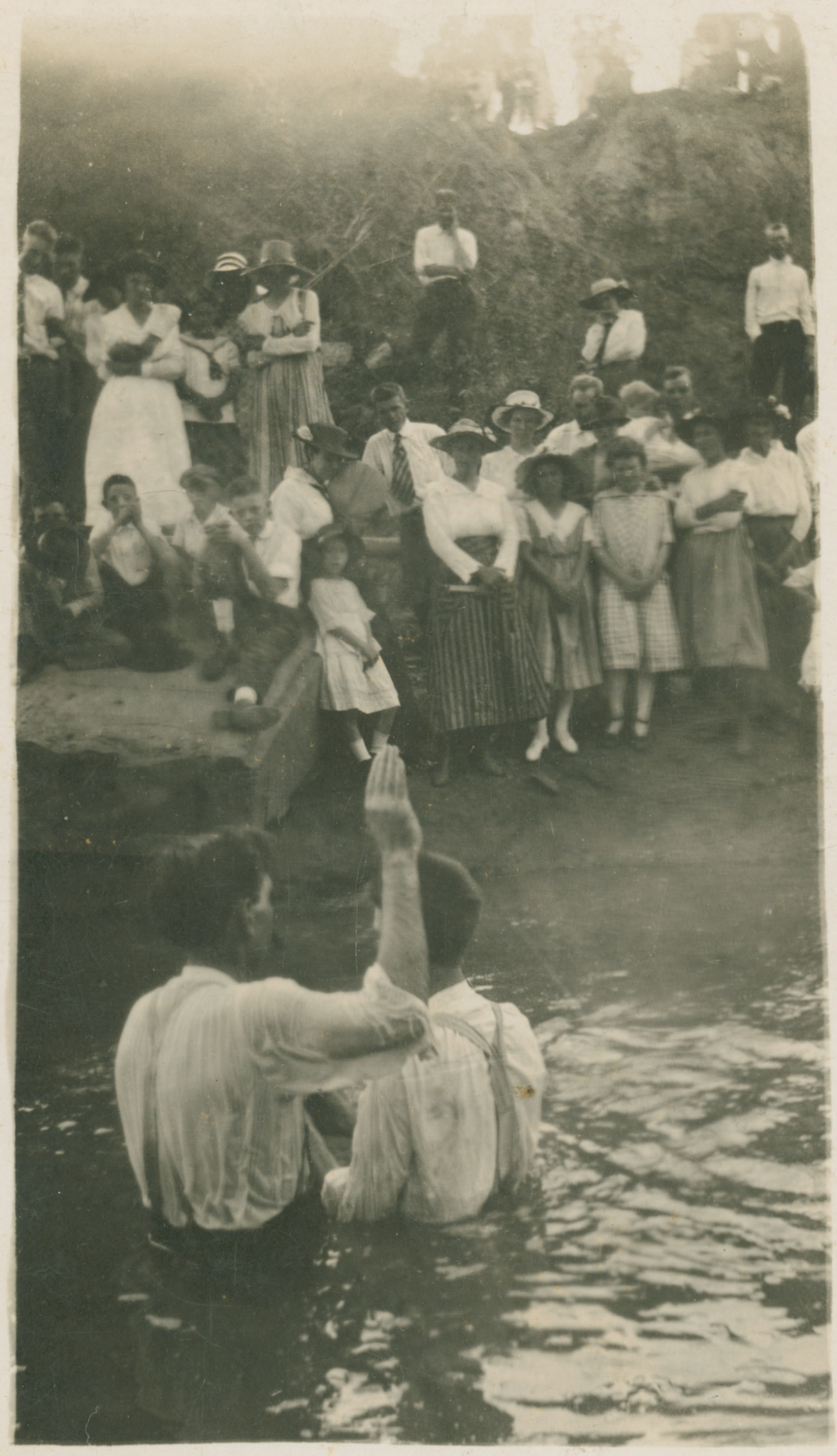 Take Me to the Water: Photographs of River Baptisms | International ...
