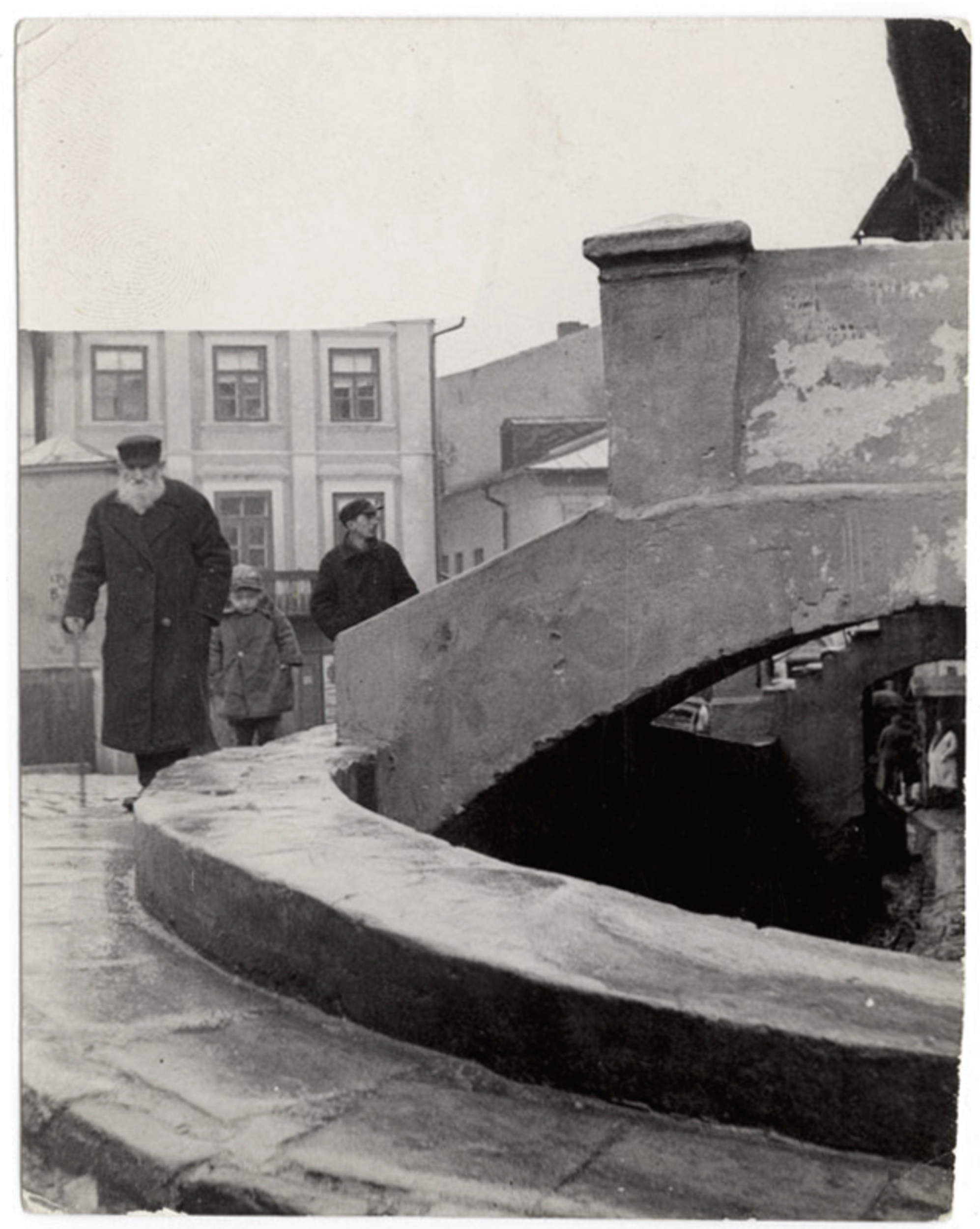 [Entrance to the historic court of Rabbi Gedaliah, Jewish district of ...
