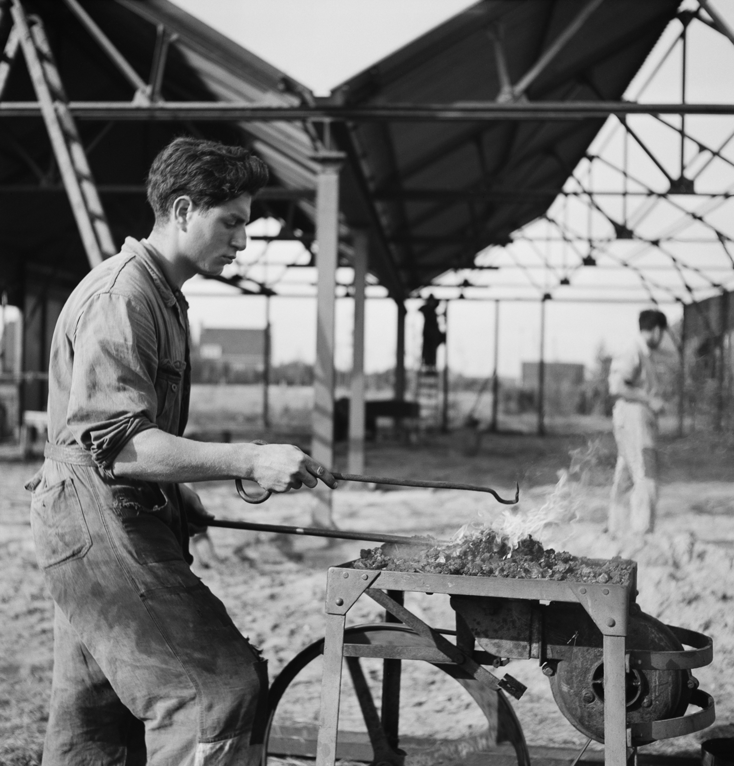 [Jewish youth learning metalworking skills, Werkdorp Nieuwesluis ...