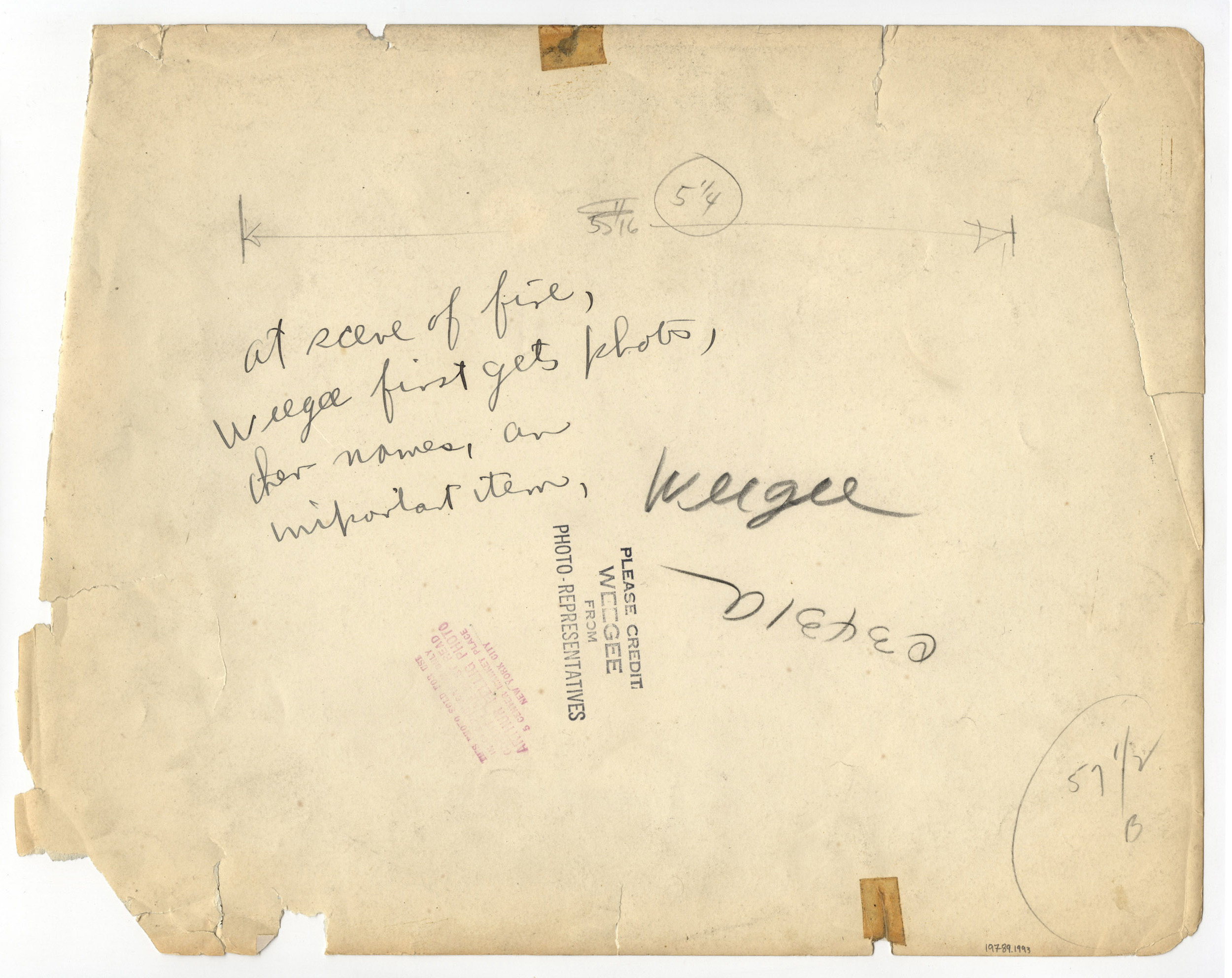 At scene of fire, Weegee first gets photos, then names, an important ...