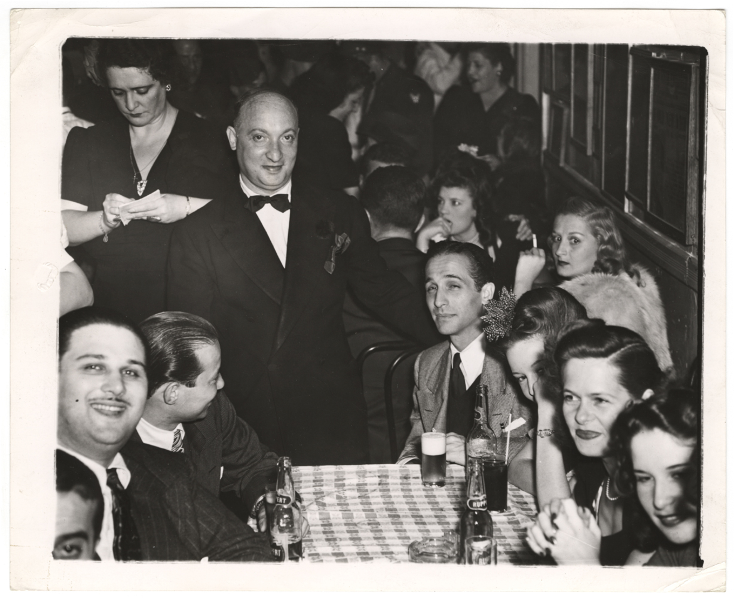 [Sammy at Sammy's on the Bowery] | International Center of Photography