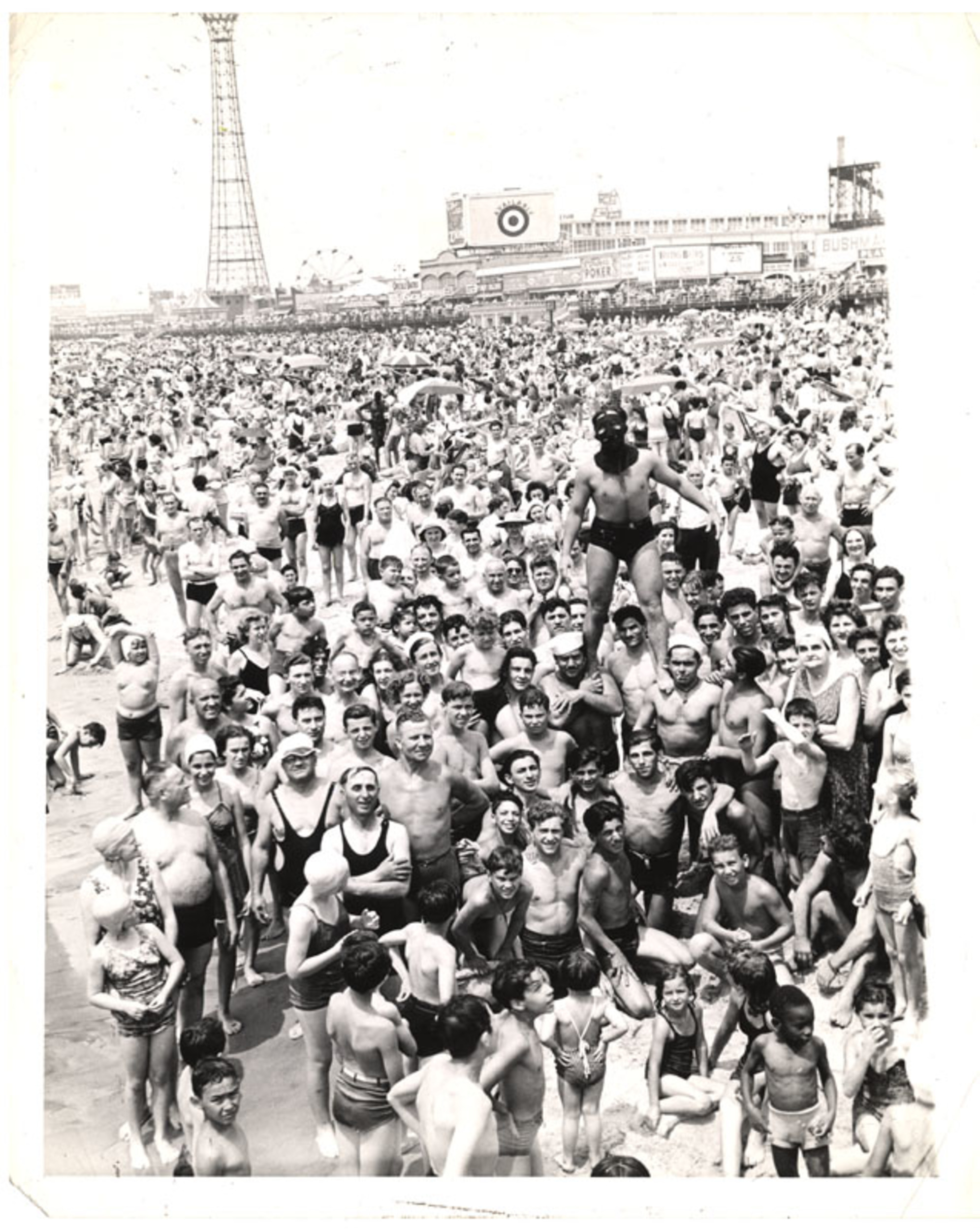 [Crowd at Coney Island beach, Brooklyn] | International Center of ...