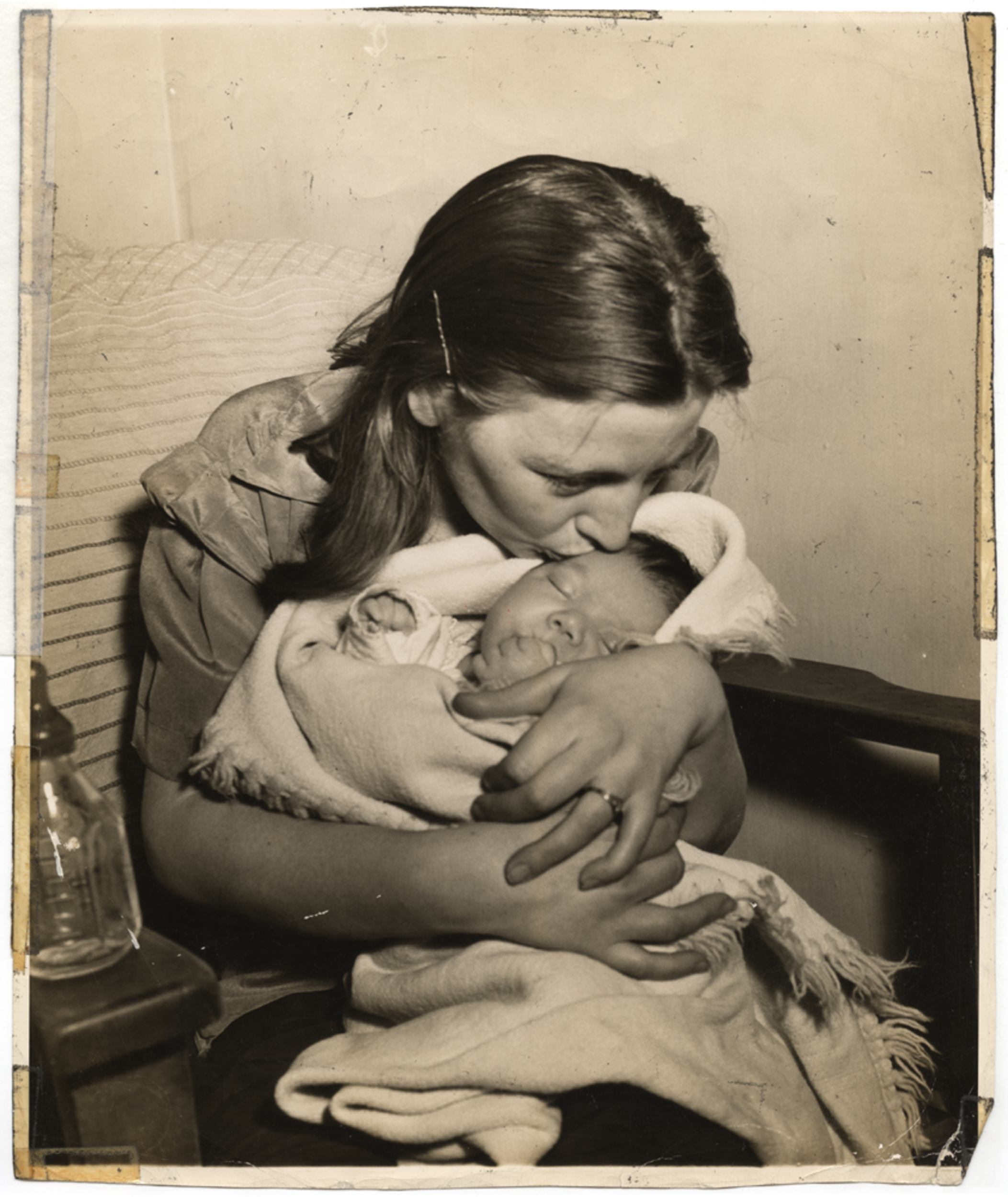 City's Happiest Mother Cuddles Stolen Daughter Image 3 | ICP