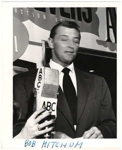 Robert Mitchum | International Center of Photography