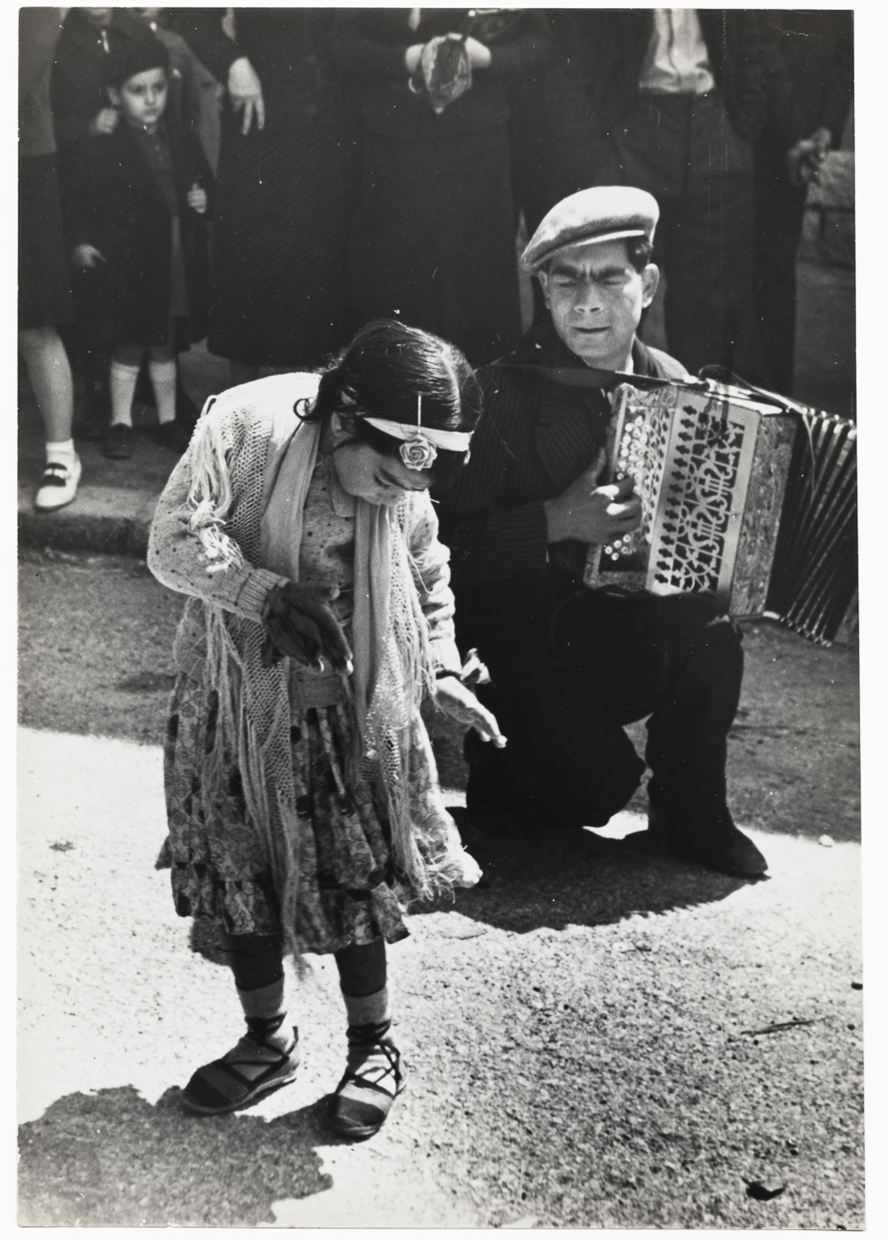 [Gypsy musician and a little gypsy girl dancing on the street, France ...