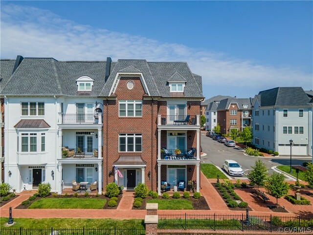 Monument Square Condos and Townhouses For Sale