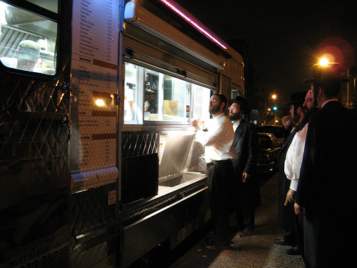 KOSHER Food Truck Catering to the Hasidic Community - Mobile Food News