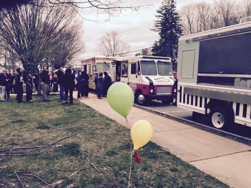 Madison, CT: Hundreds Come Out in Madison to Support the Food Trucks ...