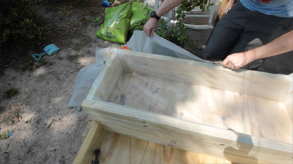 How to make a sandbox/planter combo - I Like To Make Stuff