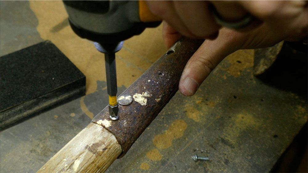 How to make an electric shovel guitar - I Like To Make Stuff