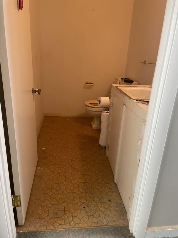 Transforming a "Gas Station" Bathroom - I Like To Make Stuff