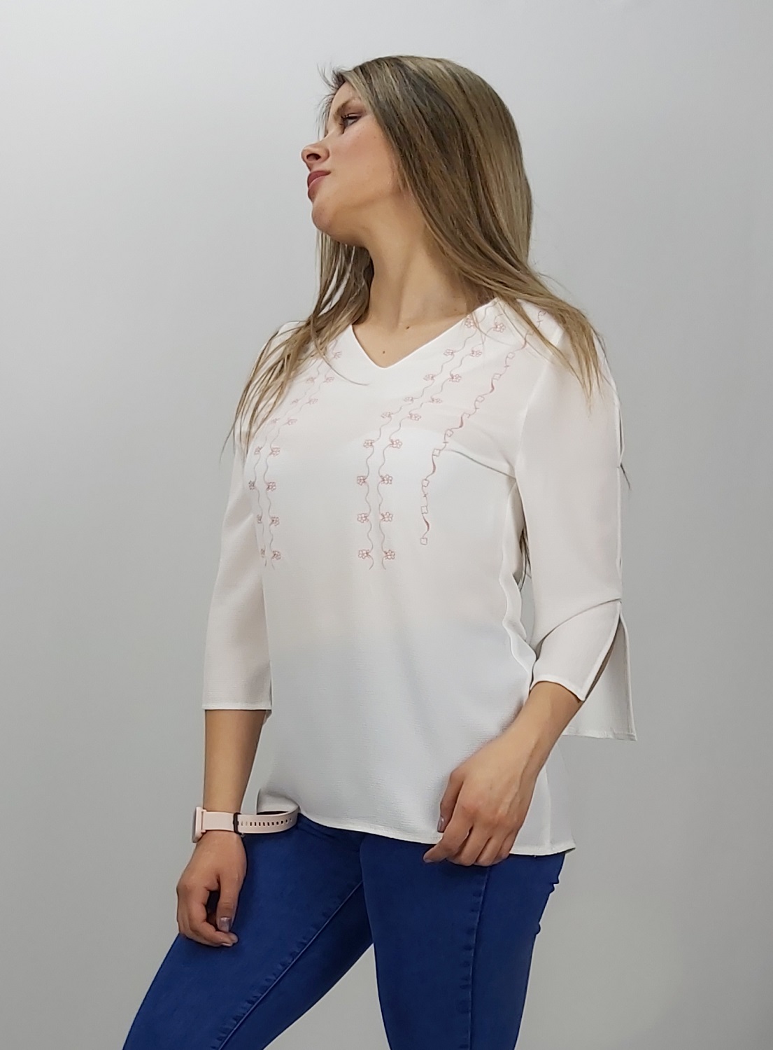Ripley - POLERA BLANCA BORDADA CORAL