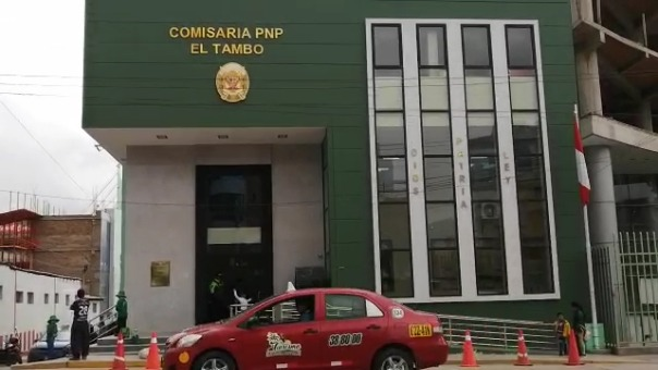 Huancayo: adolescente da a luz en baño de comisaría de El Tambo ...