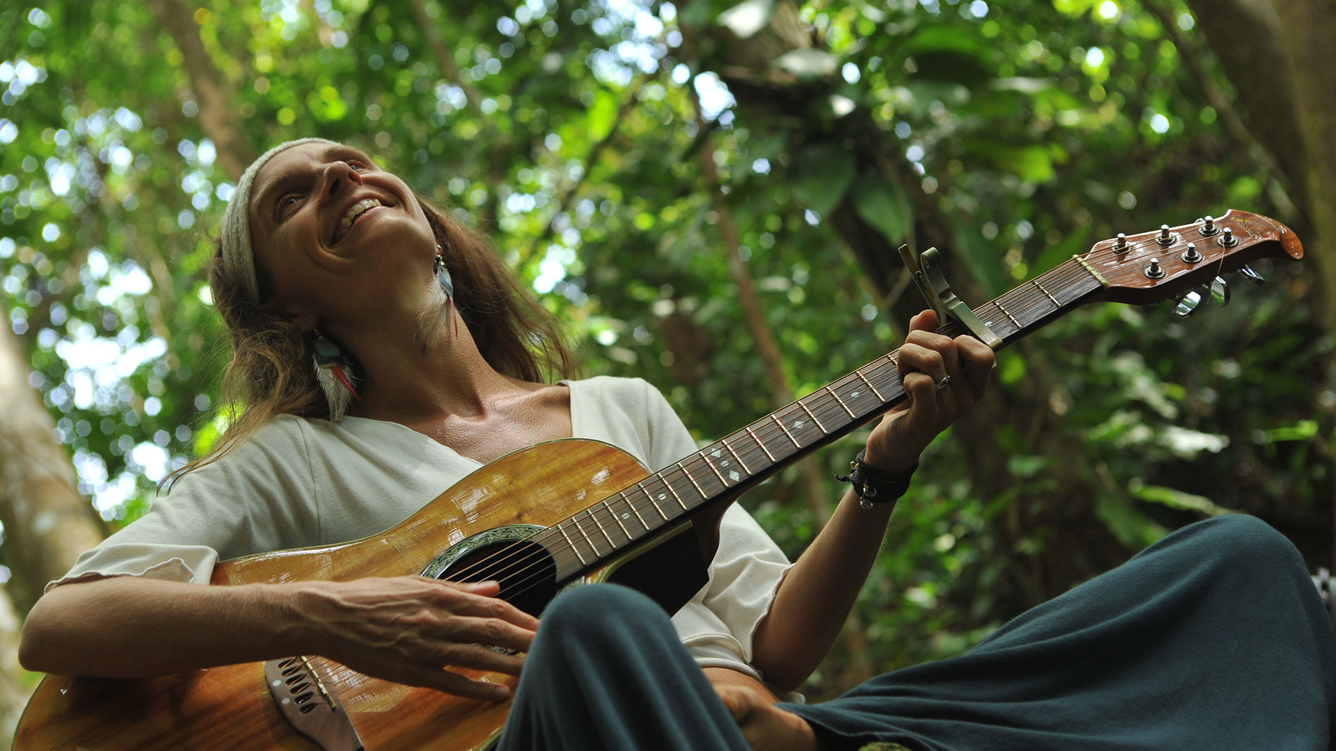 A Conversation with Kirtan Artist Luna Ray