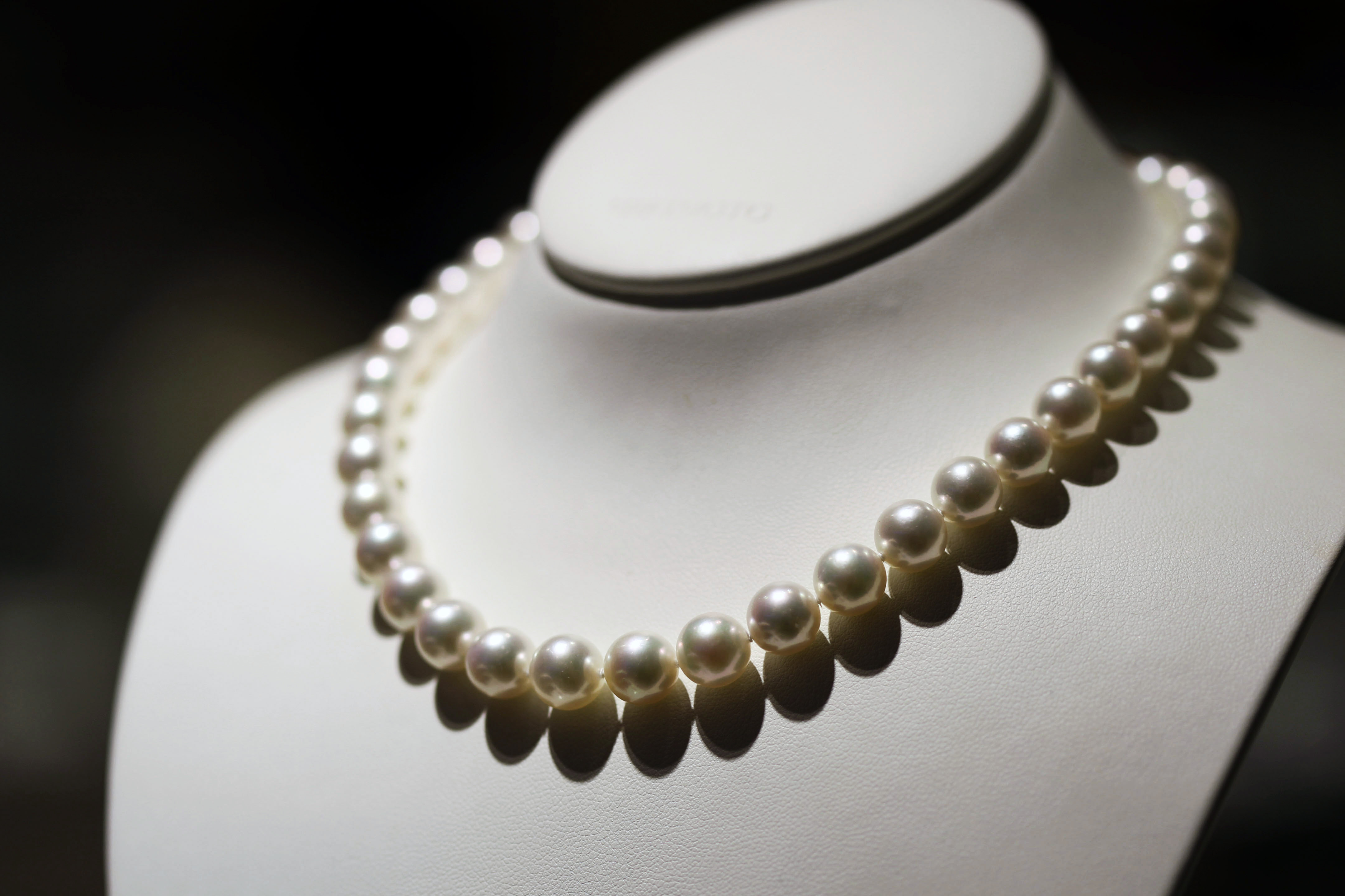 Charitybuzz: Mikimoto Limited Edition Marilyn Monroe Pearl Necklace ...