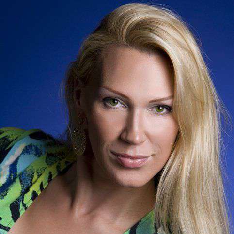 Gina is on Couchsurfing! | Couchsurfing