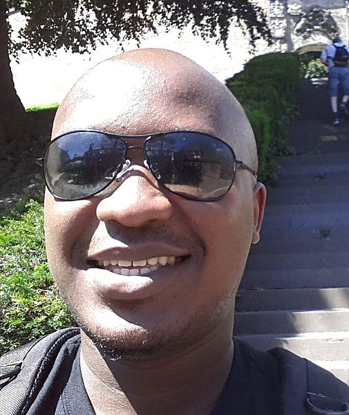 Manzi is on Couchsurfing! | Couchsurfing