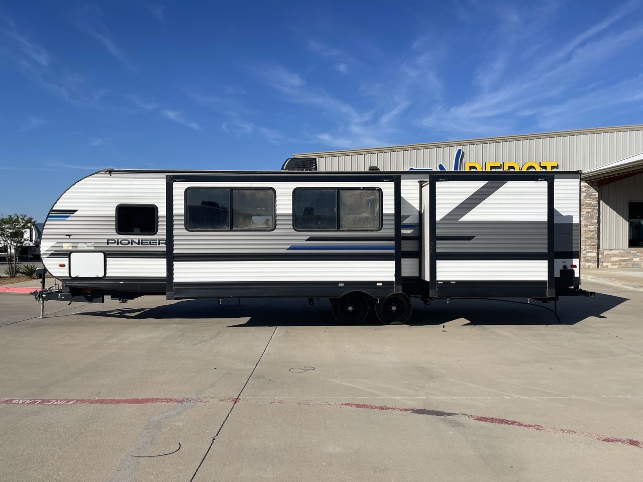2022 HEARTLAND PIONEER DS320 for sale in Cleburne TX 5SFPB3725NE485499