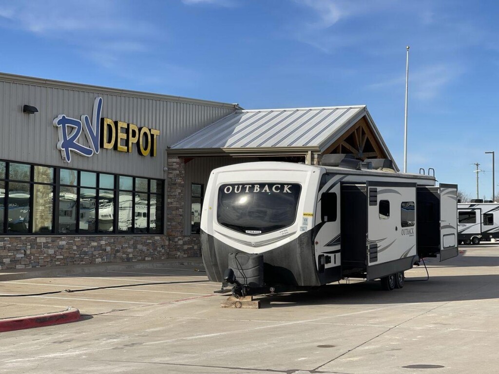2017 KEYSTONE OUTBACK 332FK for sale in Cleburne TX 4YDT33229HB454295