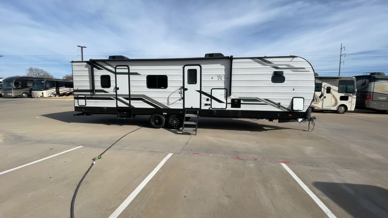 2024 HEARTLAND EDDIE BAUER 33FK for sale in Cleburne TX 5SFYB372XR1532740