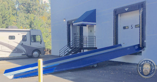 Bluff Mobile Yard Ramp, Hydraulic, 20K Capacity, 120" Wide, 30 ft Long ...
