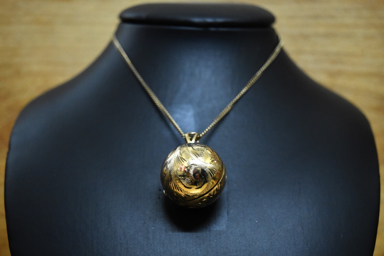 9ct Gold Ball Locket