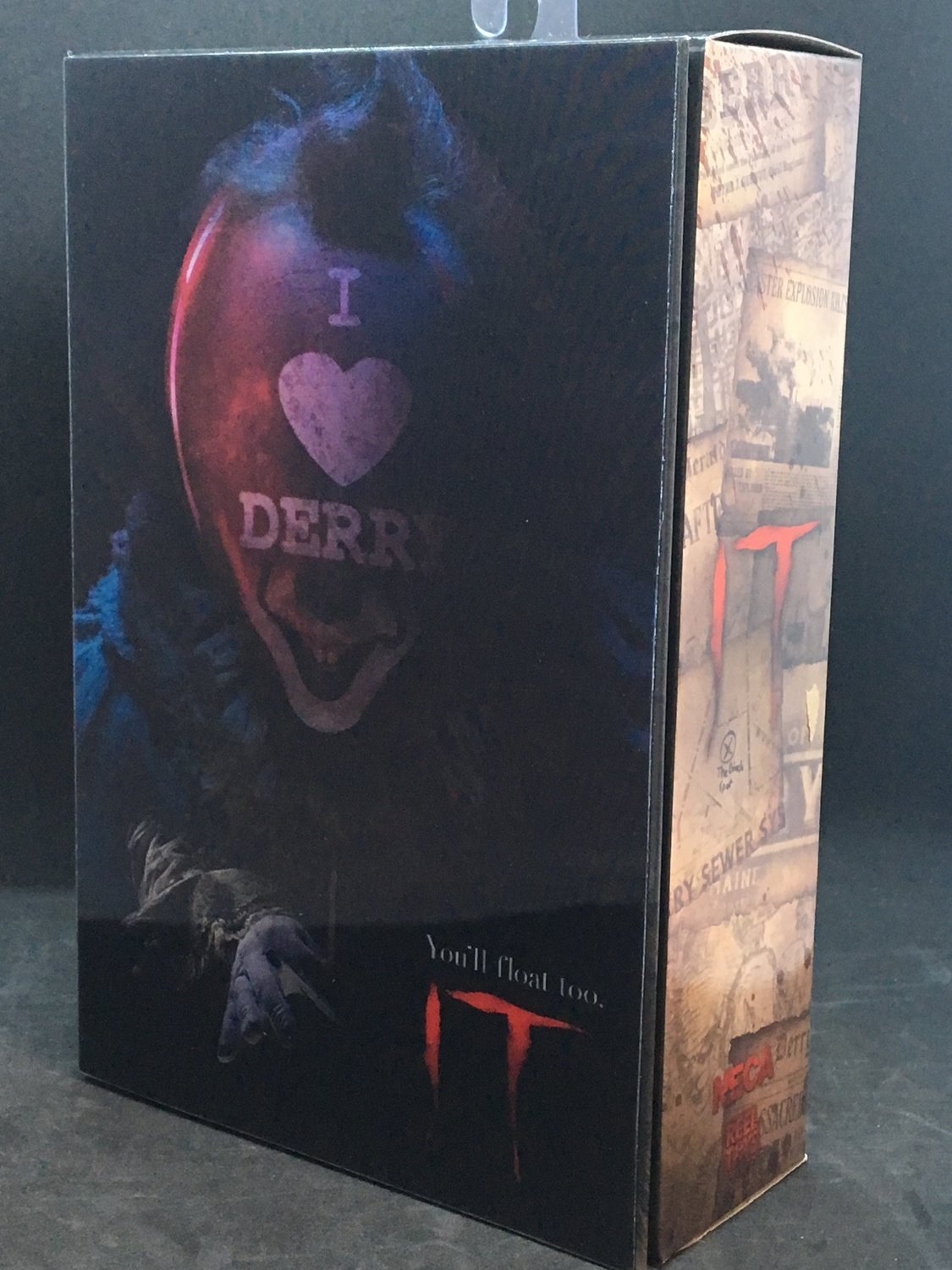 NECA IT Ultimate " I Heart Derry" Pennywise (2017 Movie)