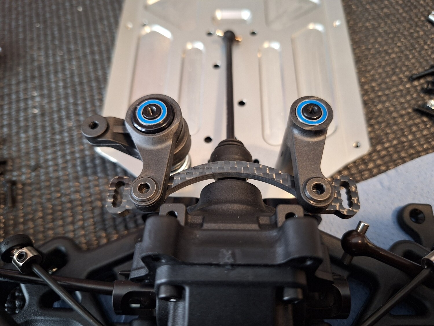 CCR XRAY XB8 24 CARBON FIBRE ACKERMAN PLATE