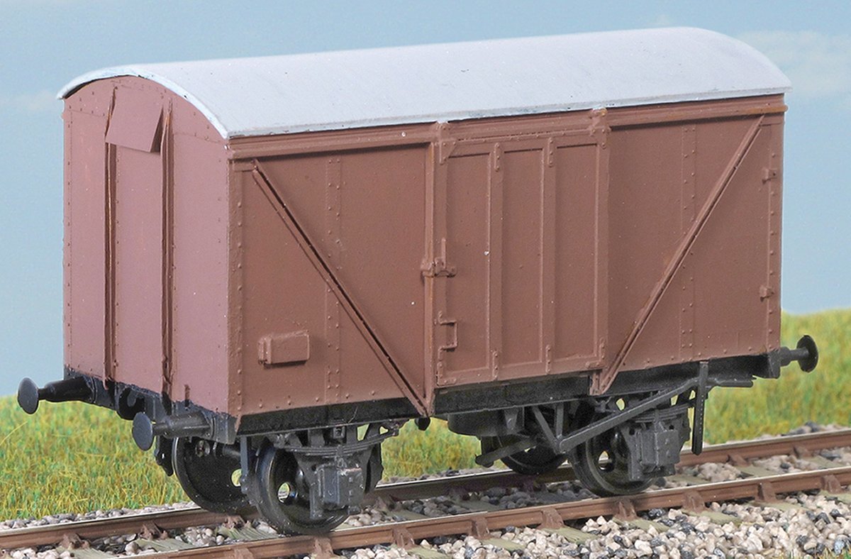Parkside - PC06A - LNER 12 Ton Plywood Goods Van BR Condition