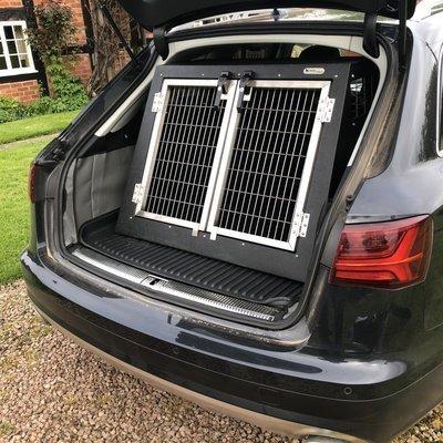 Dog Crates, Cages & Transit Boxes