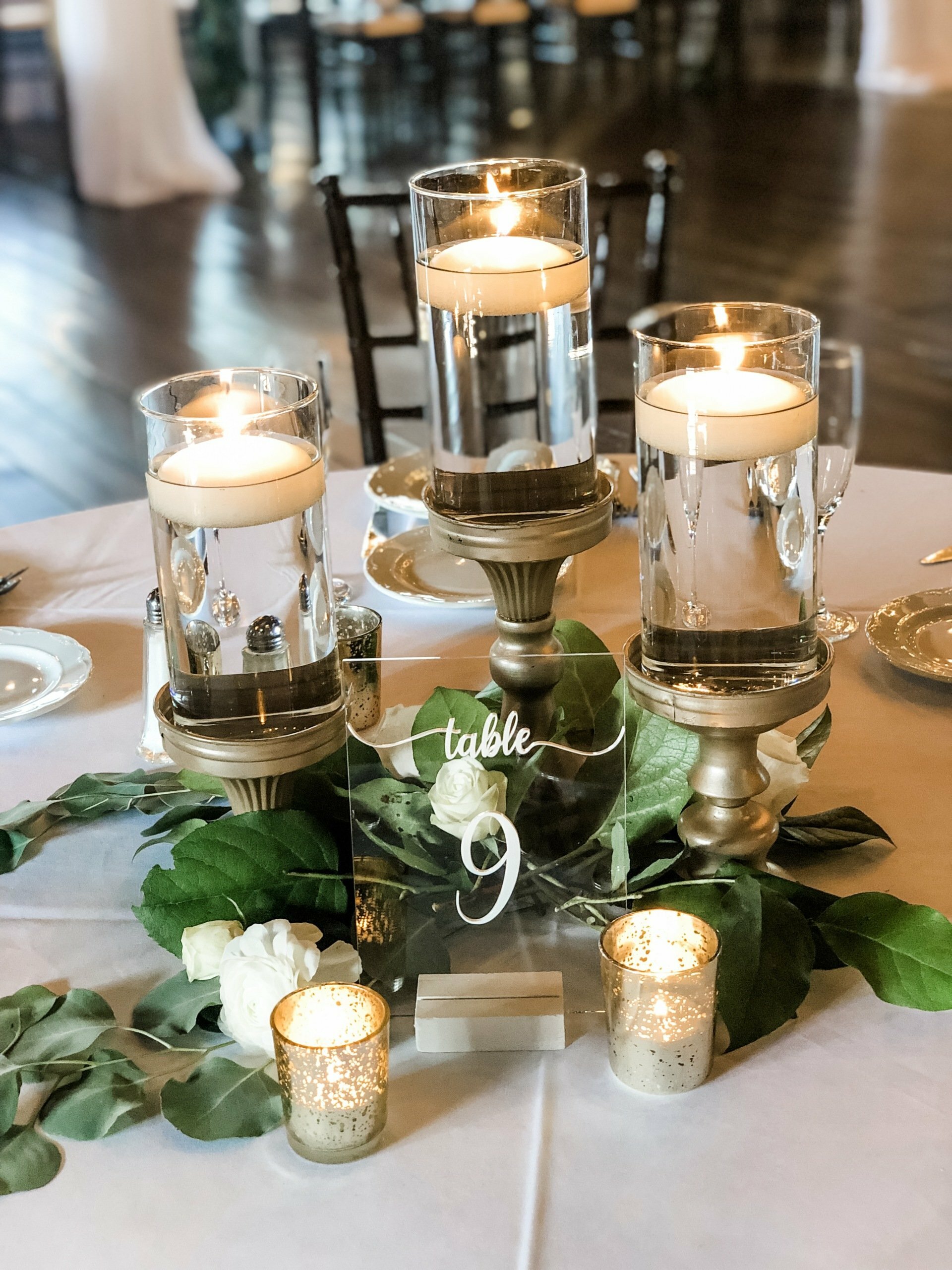 TABLE CENTERPIECES & DECOR