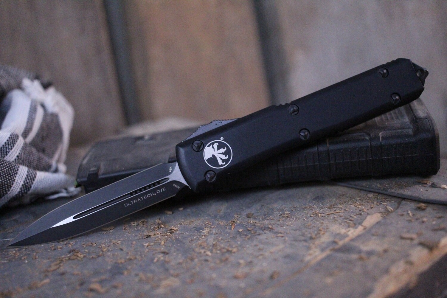 Microtech Ultratech D/E 3.4" OTF Automatic / Black Aluminum & Black ...