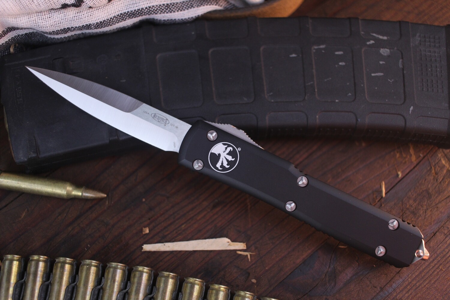 Microtech Ultratech Bayonet 3.4" Automatic OTF / Black Aluminum / Satin