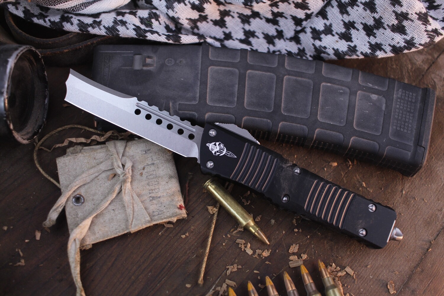 Microtech Signature Series Combat Troodon Hellhound Razor 3.8" OTF Auto ...