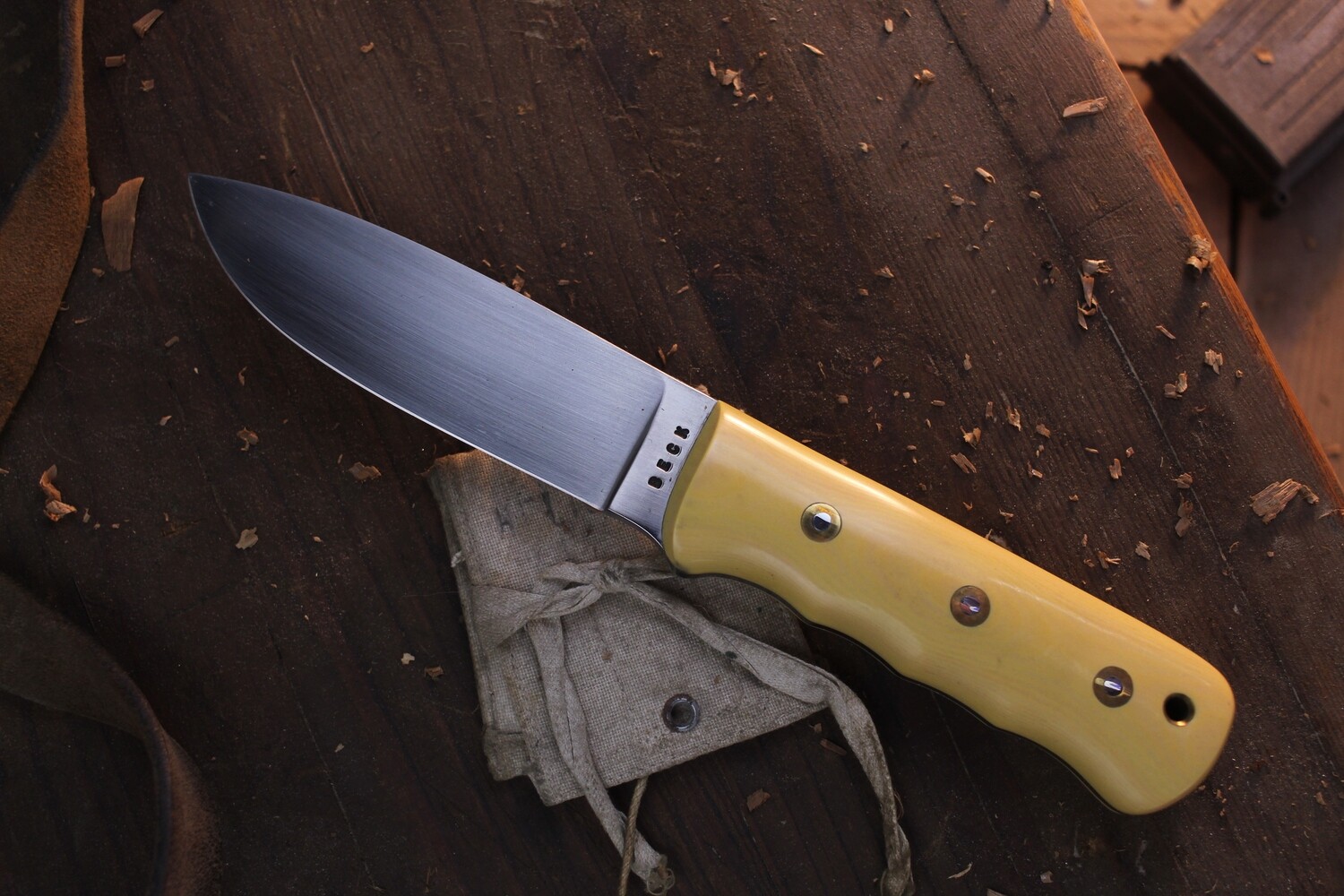 Dave Beck Custom Hunter 4.75" Fixed Blade / Antique Ivory Micarta ...
