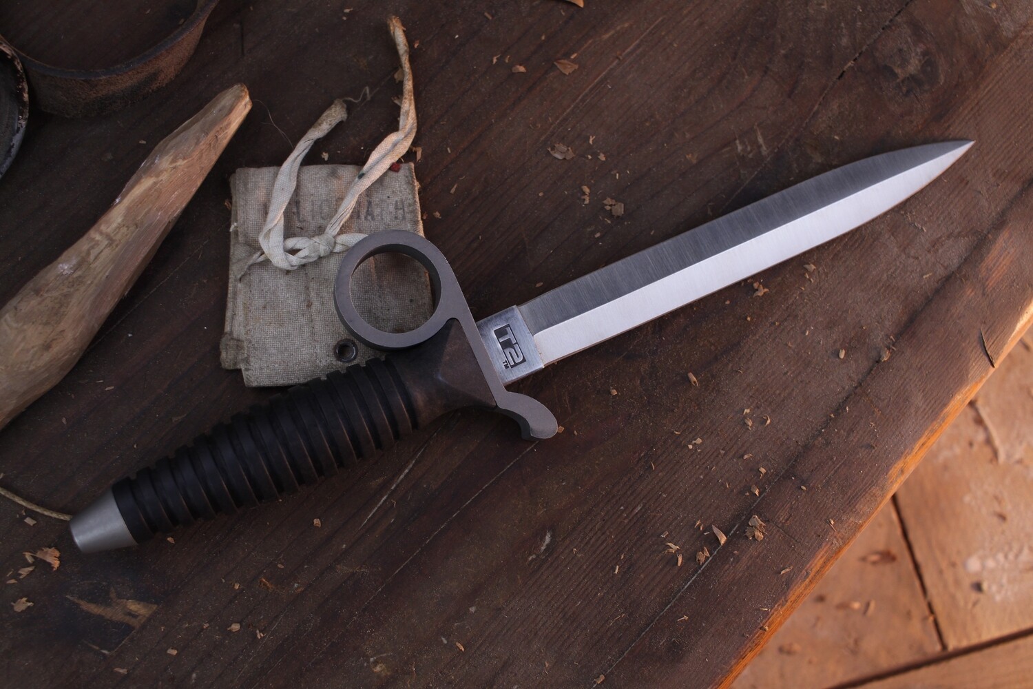 United Cutlery Vintage Terminator 2 7.5" Fighting Knife / Synthetic ...