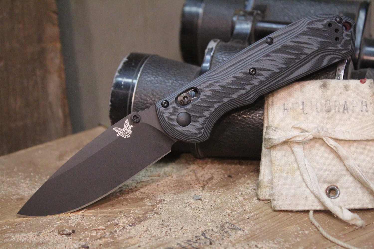 Benchmade Freek 3.6" AXIS Lock Knife / Black / Black-Red G10