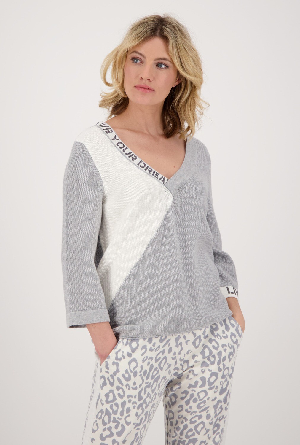 monari - Pullover mit Colorblock und tiefem V-Ausschnitt