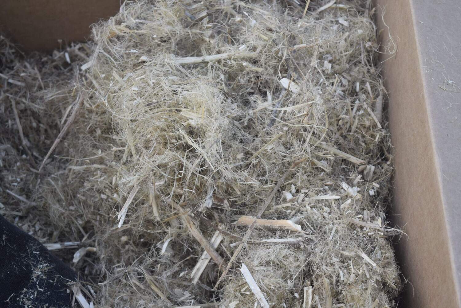 Kenaf Sample Fiber and Hurd Mix